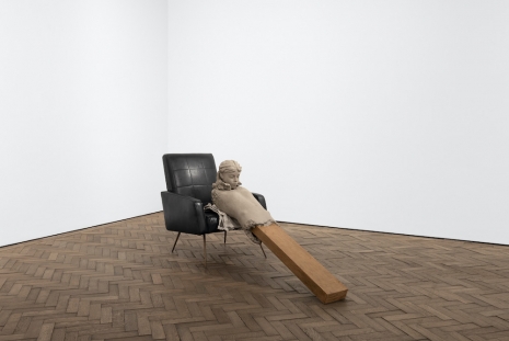 Exhibition : Mark Manders Modern Art | Daily Art Fair